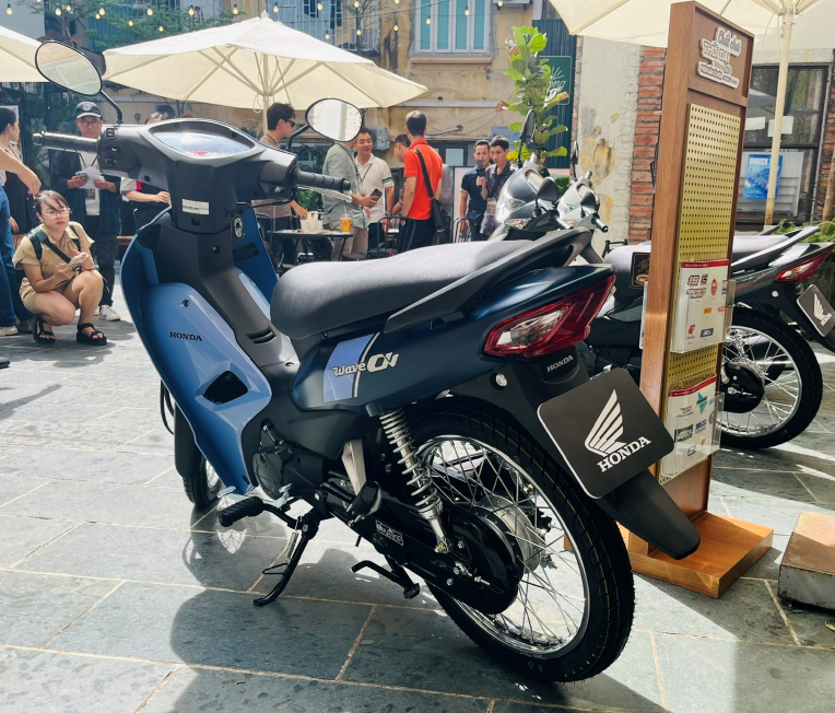 Wave Alpha phiên bản Cổ điển có thiết kế mới ra mắt cùng Super Cub 125 bổ sung màu mới